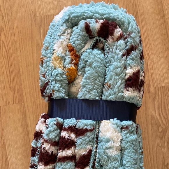 Pendleton | Bedding | Pendleton Plush King Blanket | Poshmark